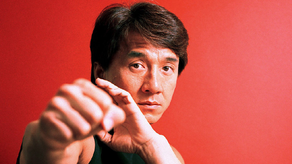 成龙的习武经历：南派、北派、空手道、白眉拳，“杂家小子”|成龙|白眉拳|杂家_新浪新闻