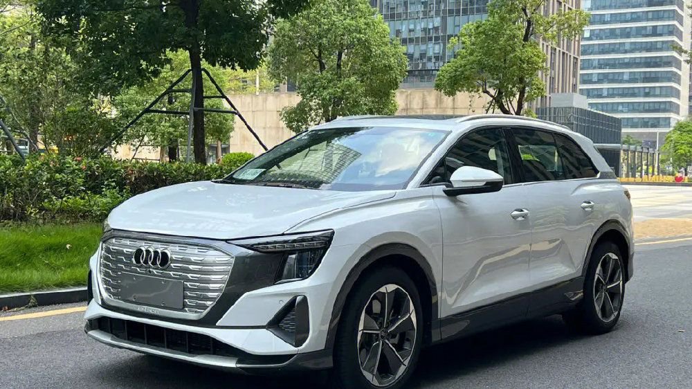 奥迪全球首款“Roadiet 陆地专机”车型，绿色奥迪的先行者Q5etron-新浪汽车