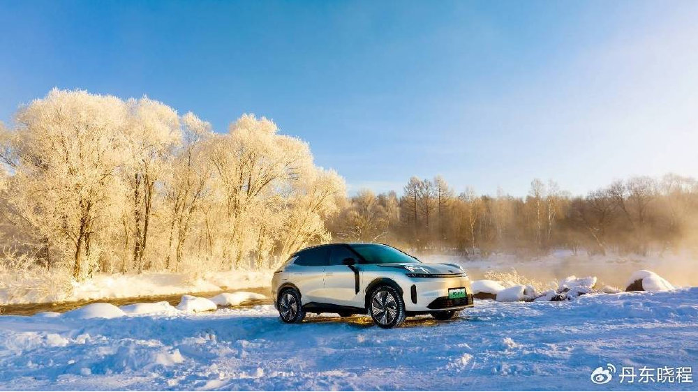 哈尔滨松花江冰上品鉴领克07和领克08 EM-P“智能电混”性能超强-新浪汽车