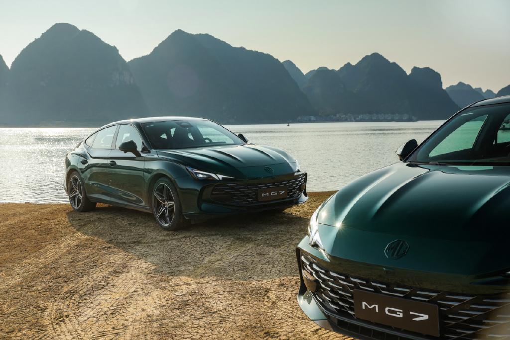 11.98万起，名爵首款黑标旗舰MG7上市，20万内轿跑新卷王