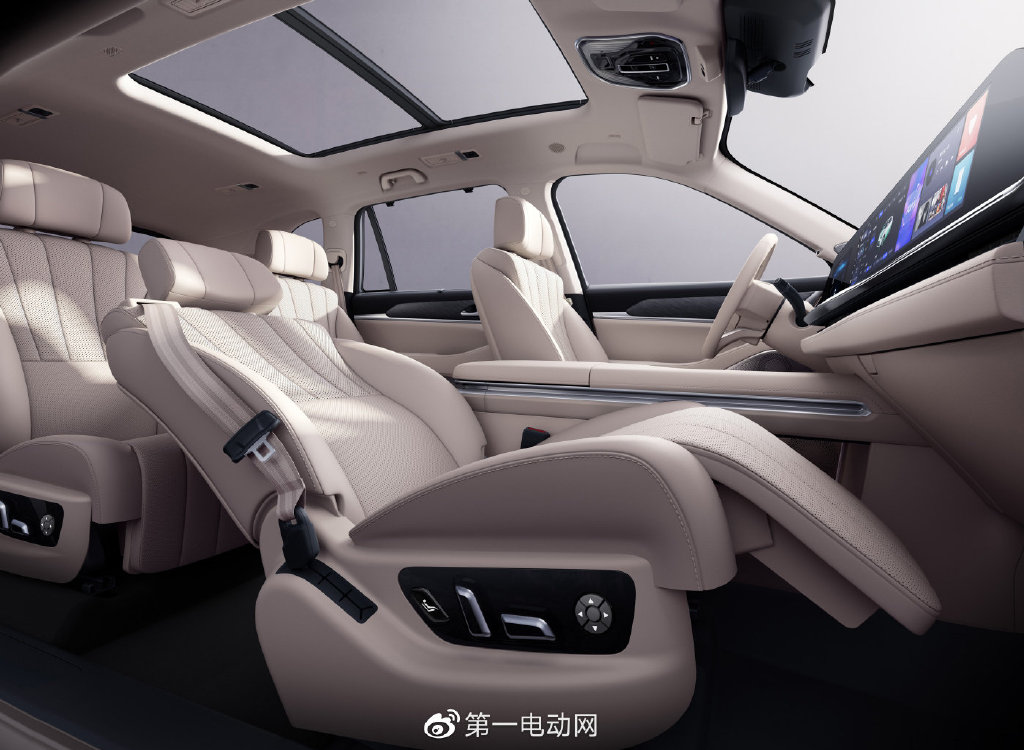 预计售价30-35万元，魏牌蓝山DHT-PHEV比理想L8更值么？