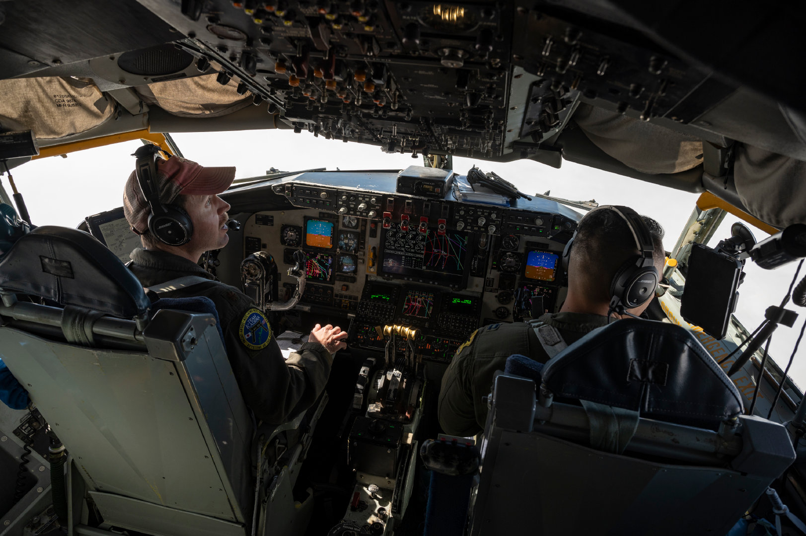 第44战斗机中队F-15C“鹰”在太平洋上空飞行