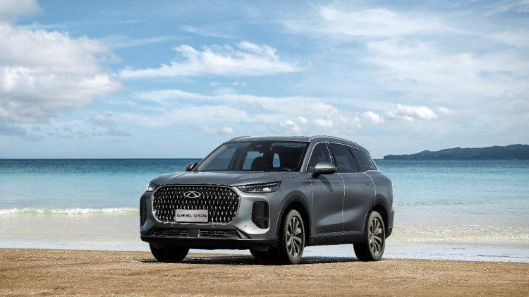 限时价12.77万和10.69万，奇瑞瑞虎8L长虹版＆瑞虎8PLUS乘风版正式上市-新浪汽车