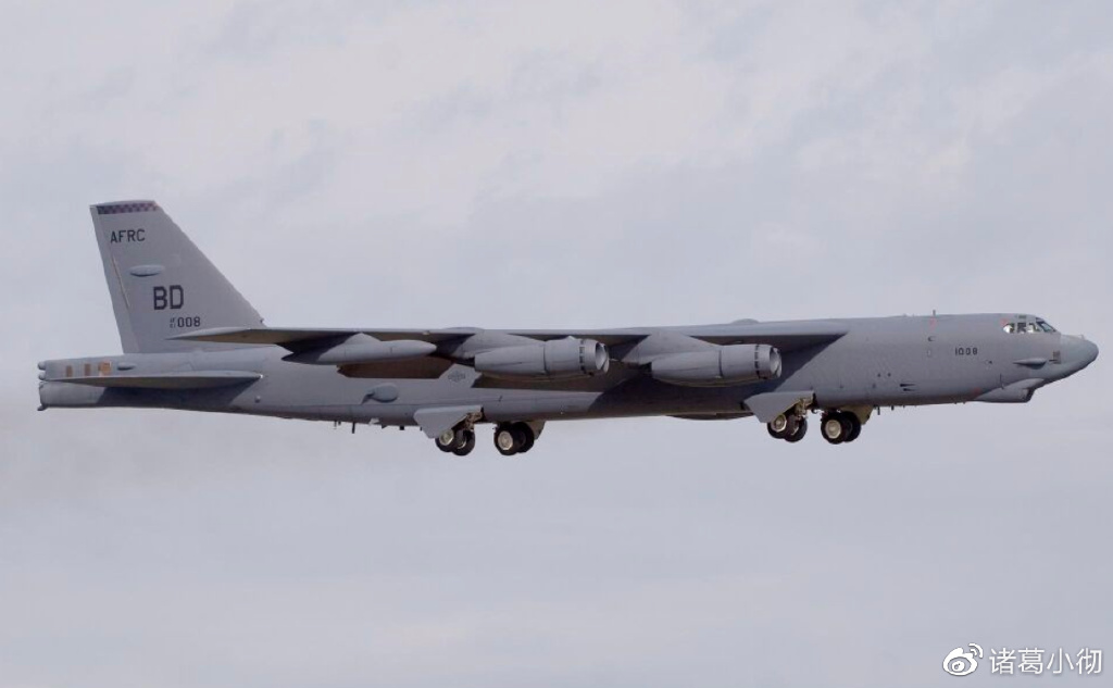 B52飞日本海，开辟新战线？美日盯上北方四岛，俄被迫征兵14万