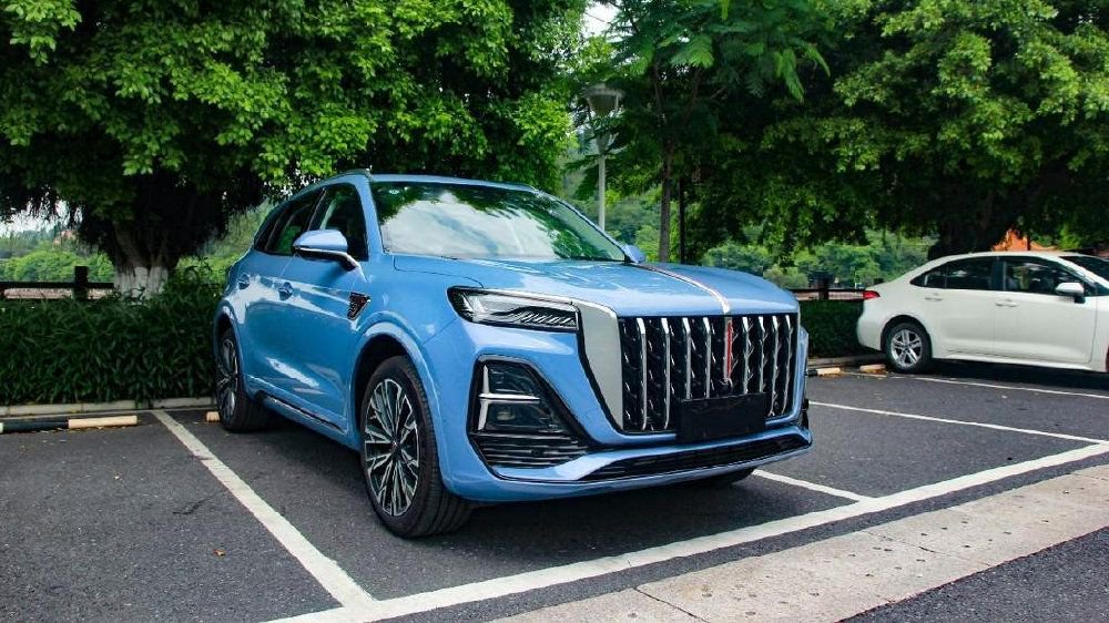 试驾新红旗HS5，亮点不止8AT！-新浪汽车