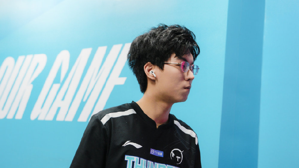 打EDG前与打EDG后完全是两支队伍？TT成功横扫OMG|edg|Ucal|夏季赛_新浪新闻