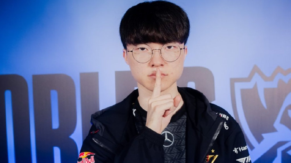 LPL十年唯一对手？T1晋级决赛，再赢一场就是把LPL一穿四|lpl|T1|Faker_新浪新闻