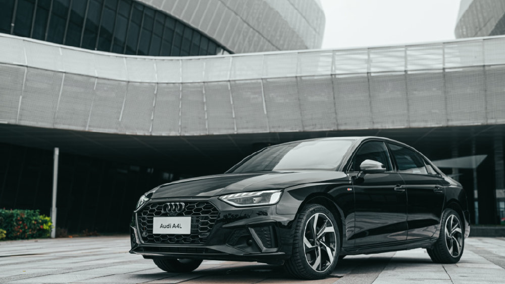 从智能灯光到B＆O音响，奥迪A4L的豪华始于颜值，更忠于内涵-新浪汽车