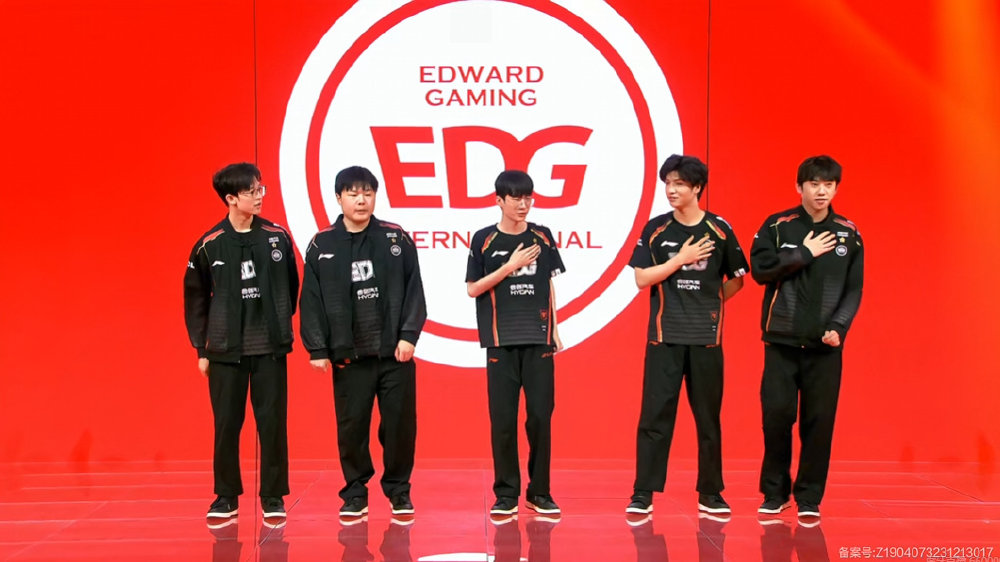 EDG倒数第一RNG倒数第二！这里真的是LPL|马蹄铁|赛季|队伍_新浪新闻
