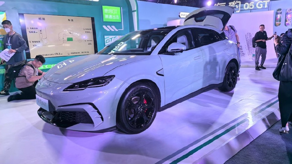 海豹06GT上市售13.68万起 基于e平台3.0 Evo打造 续航达605公里-新浪汽车