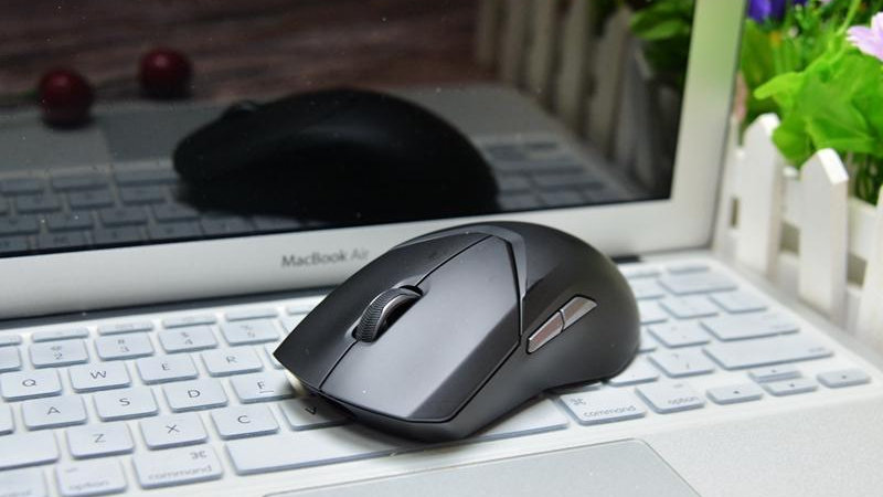 雷柏VT9有线无线游戏鼠标测评：78g极度轻量化 160小时极长续航|鼠标|雷柏|按键_新浪新闻