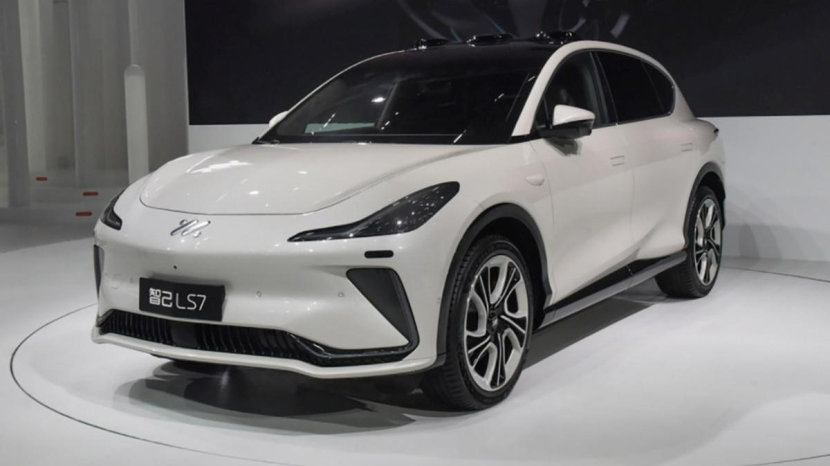 乘坐空间灵活多变，30.98万元起售，智己LS7正式上市-新浪汽车
