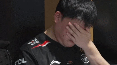 WBG击败EDG晋级世界赛！Uzi惨淡收场无奈落泪|晋级|卡莎|世界_新浪新闻