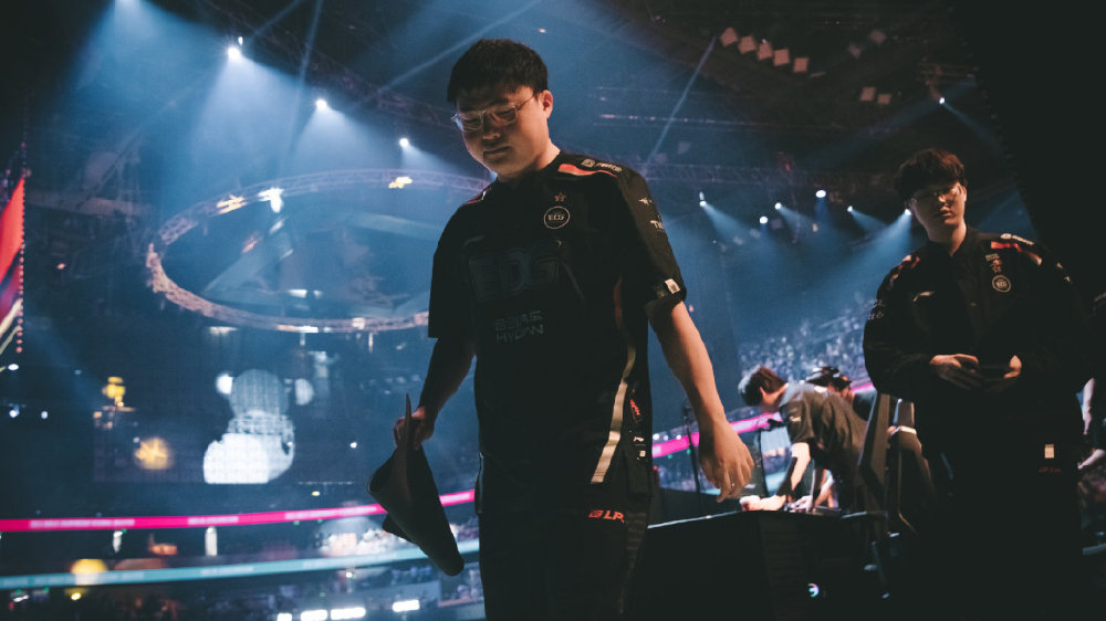 Uzi+Meiko下路被完爆！Gala顶级发挥带队晋级|晋级|大龙|贾克_新浪新闻