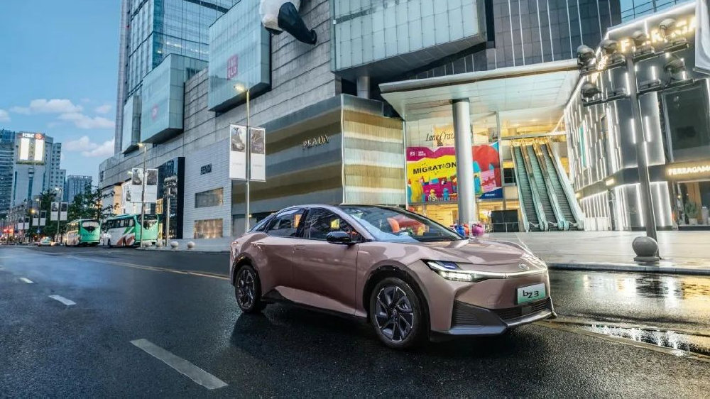 8月bZ3热销5836台，一汽丰田在新能源赛道依然能“打”！-新浪汽车