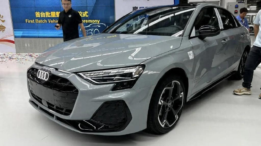 新款奥迪A3实车曝光！外观造型更运动，搭载全新1.5T发动机-新浪汽车
