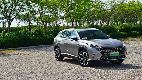 加了电驱就像换了台车？荣威超混eRX5有什么秘方-新浪汽车