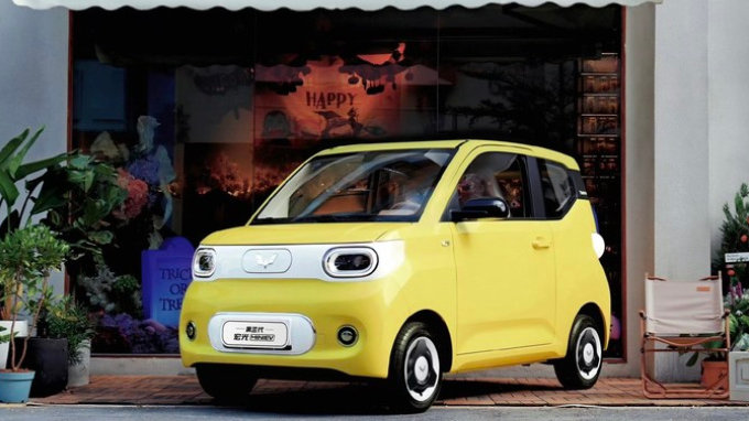 五菱宏光MINI EV 215公里青春版上市，4.08万元起售，配快充功能-新浪汽车