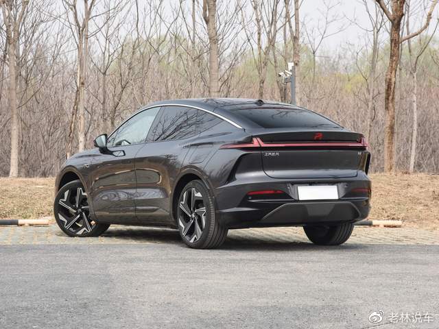 3.8s破百+四驱，配巴赫座舱，续航606km，给辆奥迪Q5L都不换？