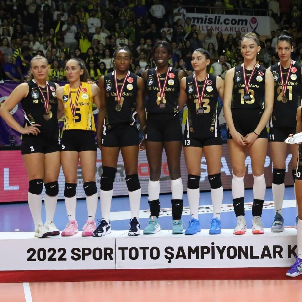 MVP费多罗夫采娃！土耳其超级杯费内巴切3:0横扫瓦基弗银行夺冠！|费内巴切|土耳其|基弗_新浪新闻