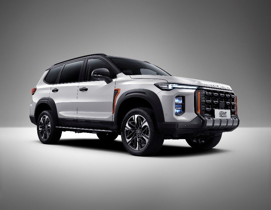 搭载“轩辕动力技术”，上汽大通全尺寸SUV“领地”全球首发