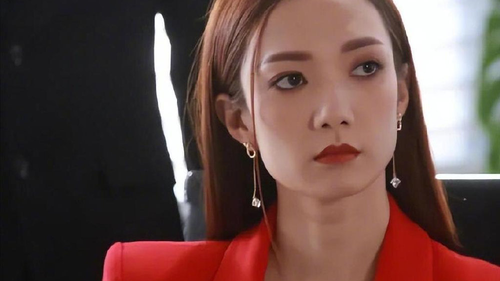 TVB花旦不被公司重视心灰离巢，宣传被消失，直言不介意|超能使者|王君馨|小姐_新浪新闻