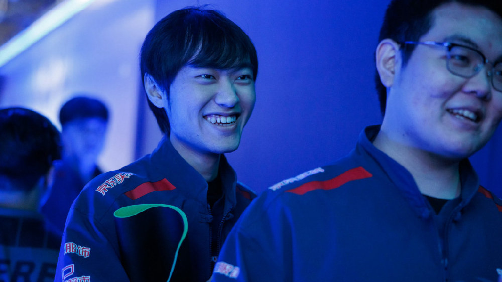 JDG全员合同到期！有消息称左手和369要回滔搏|lpl|英雄联盟|jdg|knight|世界赛_新浪新闻