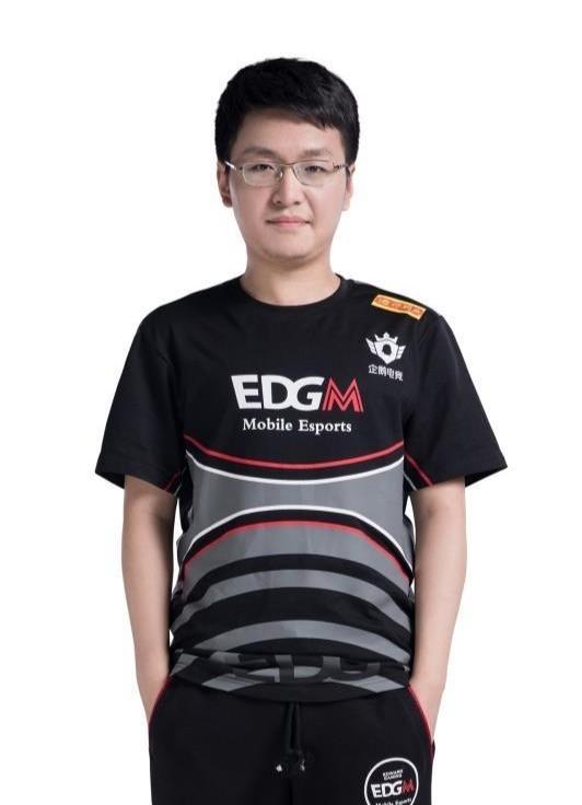 王者荣耀：AG超玩会没了老帅和无痕，粉丝：最惨的依旧是无痕！