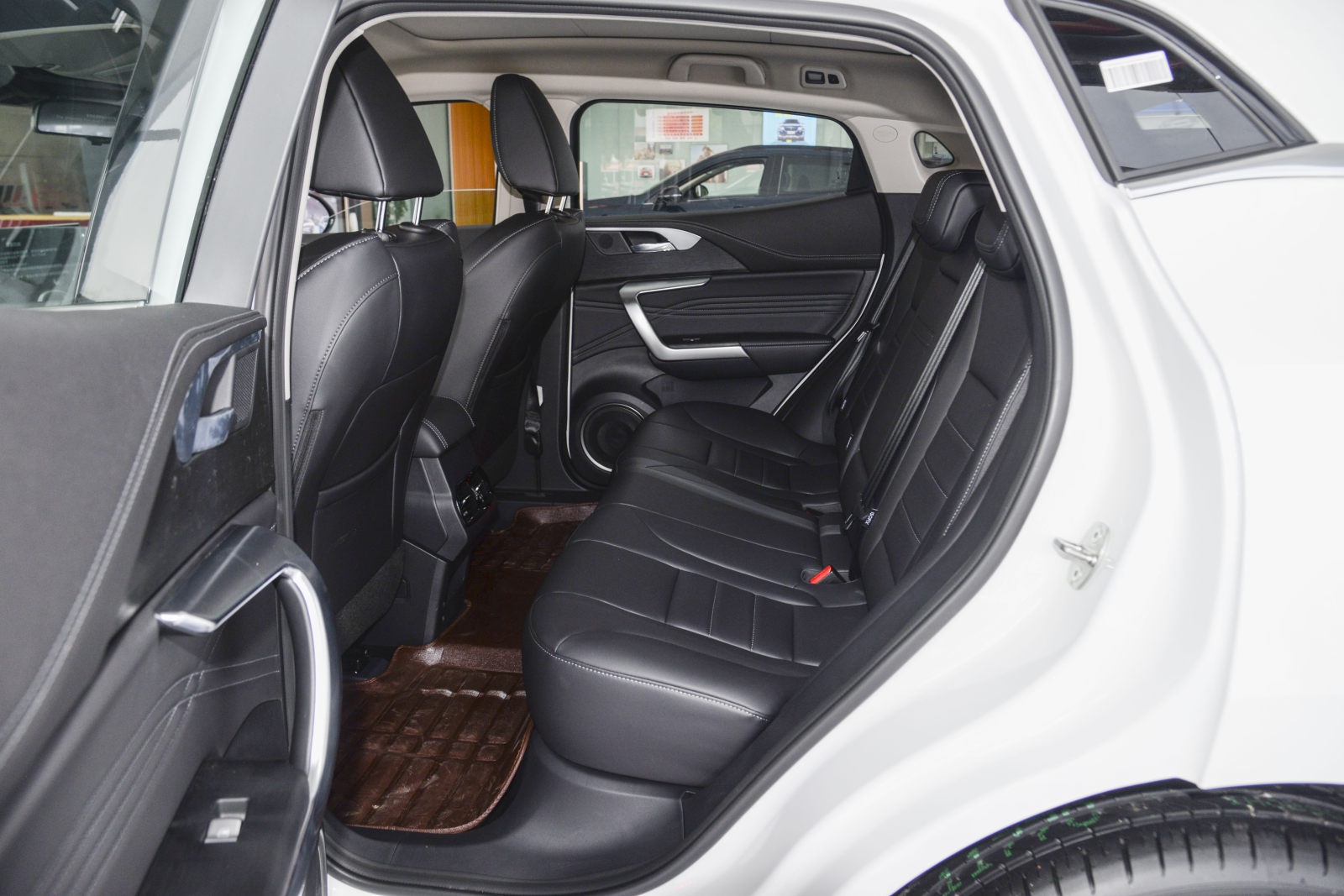 子弹说车丨颜值高又实用！VV5/C-HR/星途LX/领克02哪款值得买？-新浪汽车