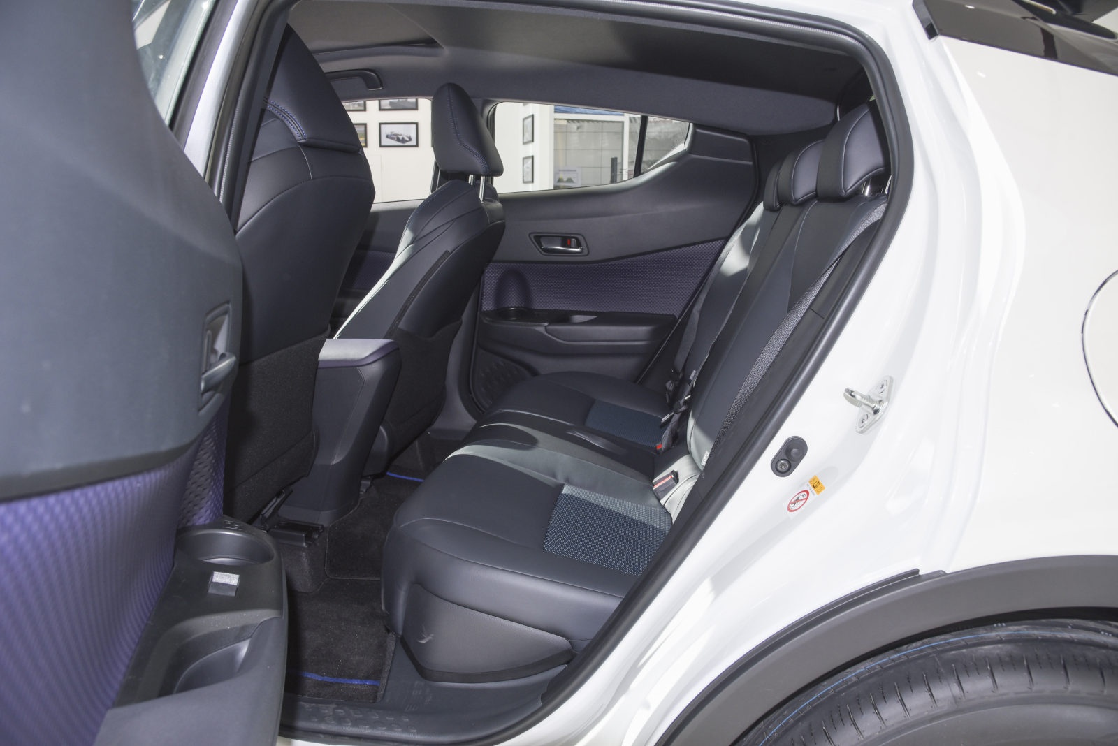 子弹说车丨颜值高又实用！VV5/C-HR/星途LX/领克02哪款值得买？-新浪汽车