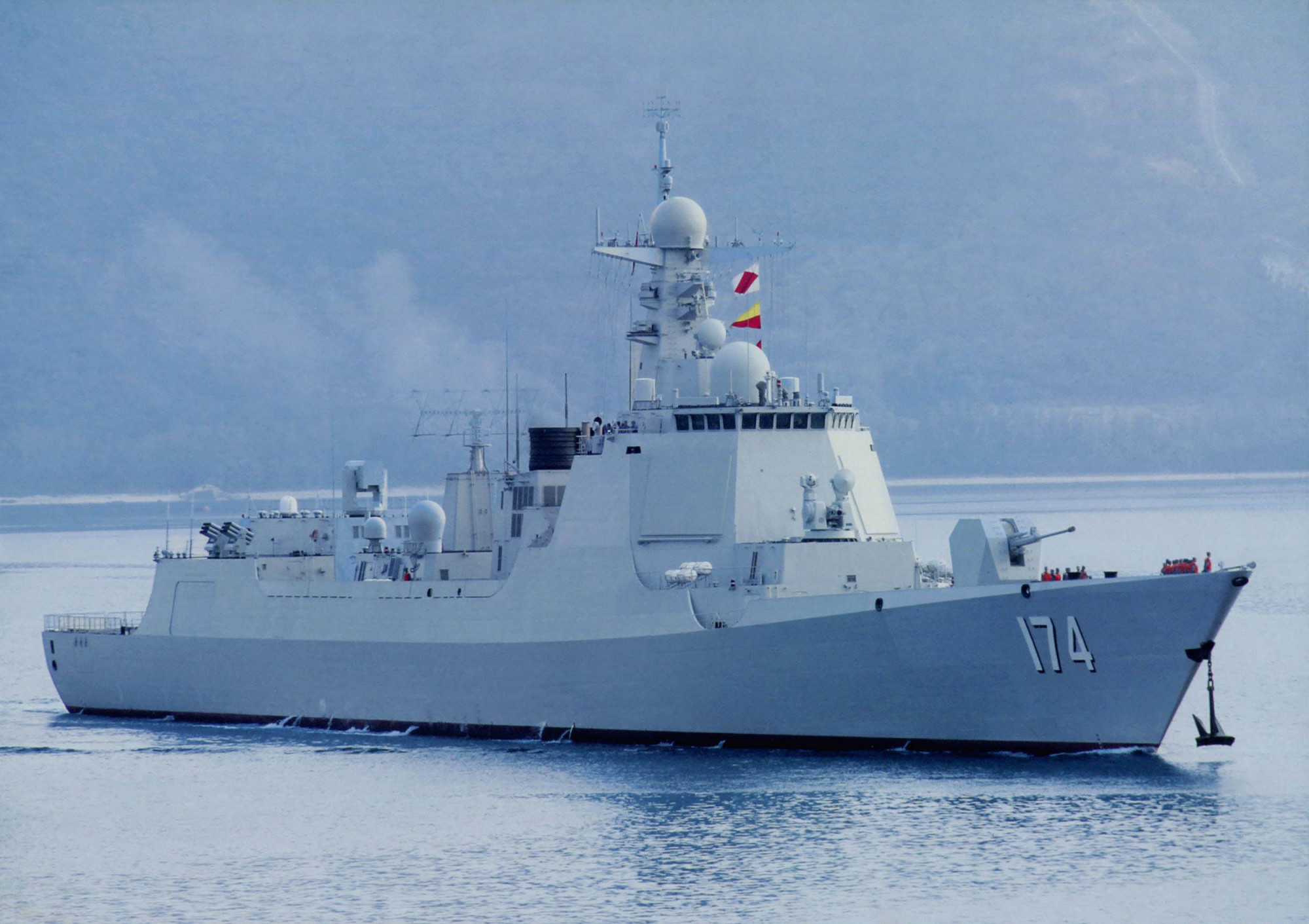 052D驱逐舰只有一门近防炮，够用么？052C可是有前后两门近防炮|近防炮|驱逐舰|导弹_新浪新闻