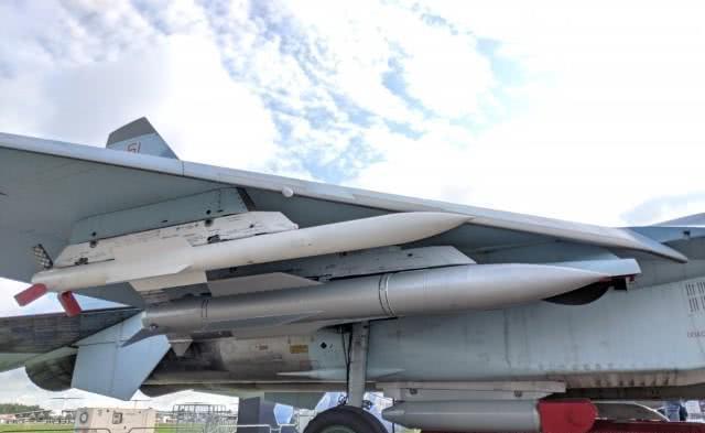 俄罗斯苏-35战斗机，即将装备R37M空对空导弹，射程达300公里|空空导弹|射程|空对空导弹_新浪新闻