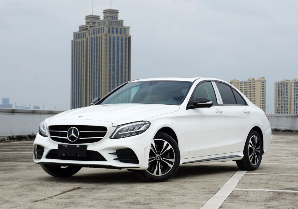 三十万落地的优雅“女神”——奔驰C260L-新浪汽车