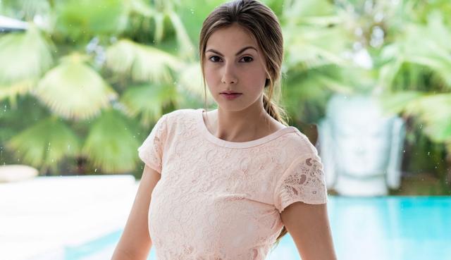 婉约与狂野气质并存的欧美女艺人康妮卡特|康妮|捷克共和国|女艺人_新浪新闻