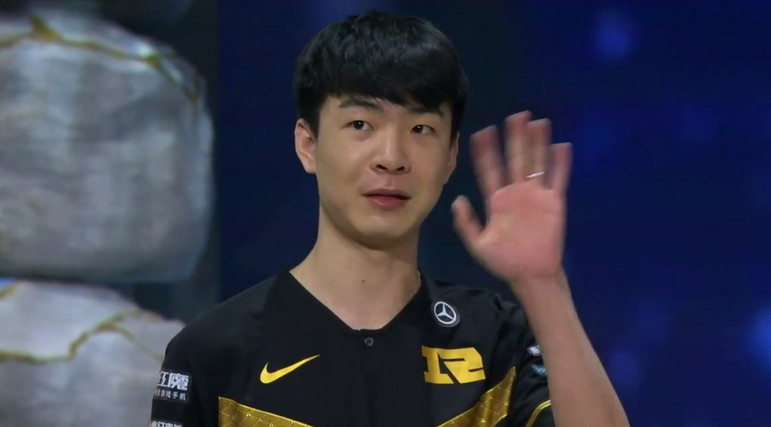 LOL：狼行兮夜试训LGD，双排连胜十局，LGD新双C正在连接？