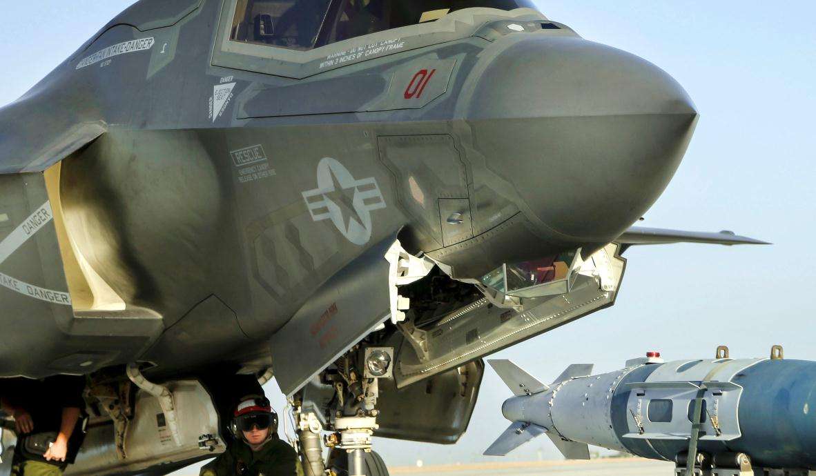 F-22航电系统比歼-20还要弱？难怪它无法加装EOTS/EODAS系统