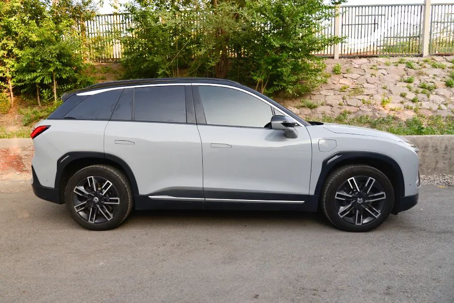 这辆蔚来ES6，能看出是来自一流供应商