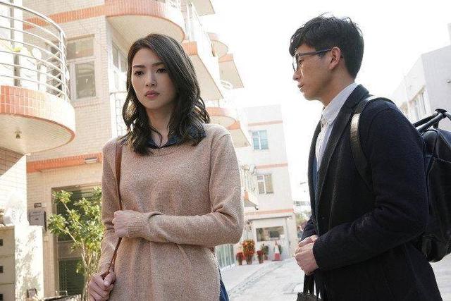 TVB最新情感剧首播！39岁御用“狐狸精”穿红色泳衣出场成为亮点|陈自瑶|黄翠如|狐狸精_新浪新闻