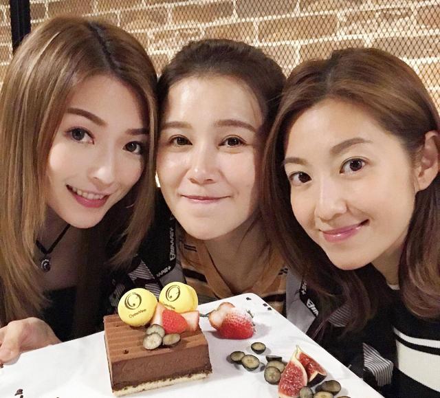 TVB最新情感剧首播！39岁御用“狐狸精”穿红色泳衣出场成为亮点|陈自瑶|黄翠如|狐狸精_新浪新闻