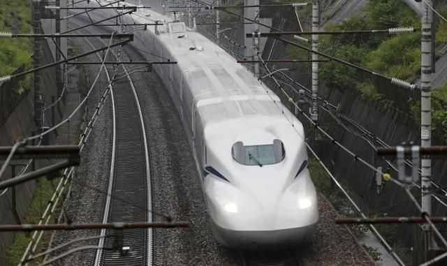 时速360公里，日本N700S将于7月1日服役，和我国复兴号哪个更好
