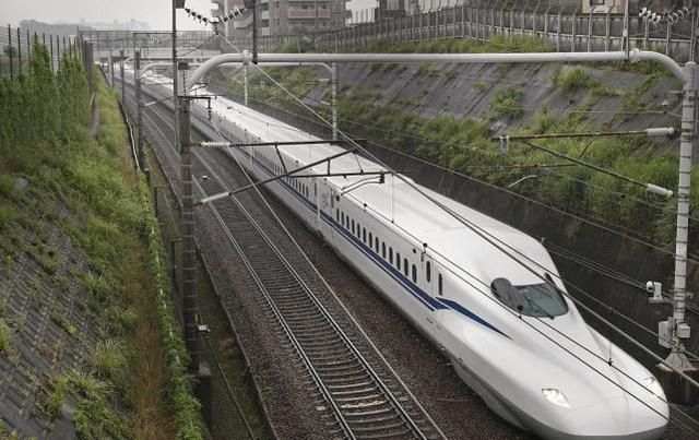 时速360公里，日本N700S将于7月1日服役，和我国复兴号哪个更好