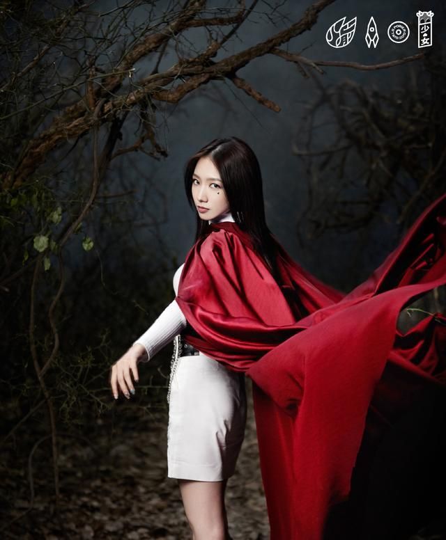 火箭少女集体挑战披风造型，Sunnee穿短裤秀美腿，吴宣仪意外超A