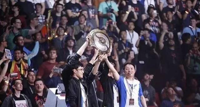 为什么护国之翼wings第二年就解散了，成为dota2粉丝永远的痛？|战队|护国|队员_新浪新闻