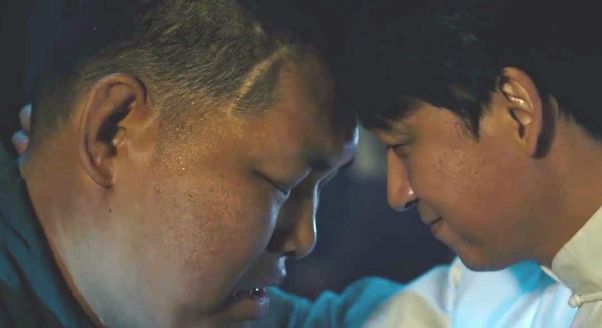 他相貌平平却被吴京捧红，做了10年特型演员，很受观众喜爱