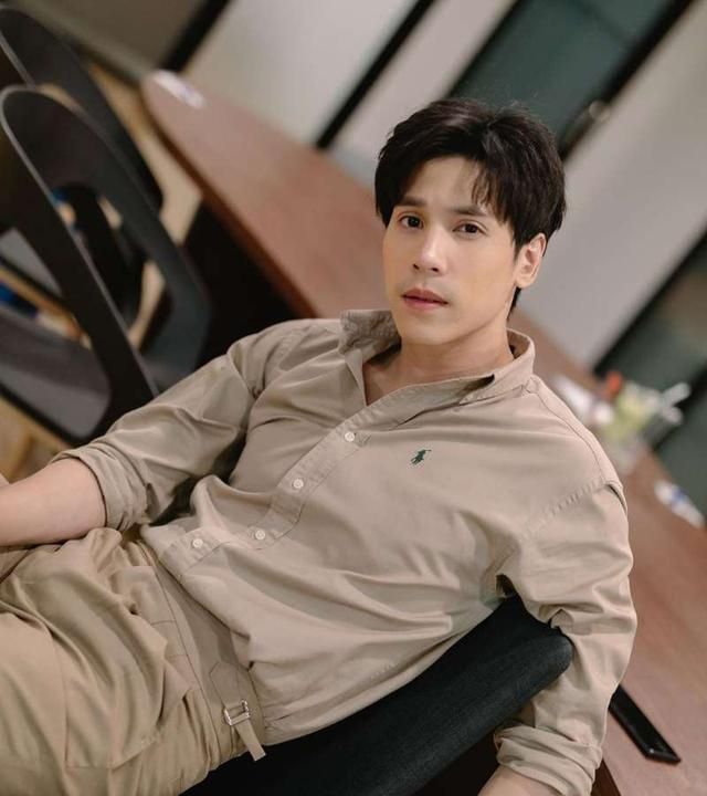 一台暂停Jes、Vill情侣档,泰星Jes：完全理解,不会因此感到委屈