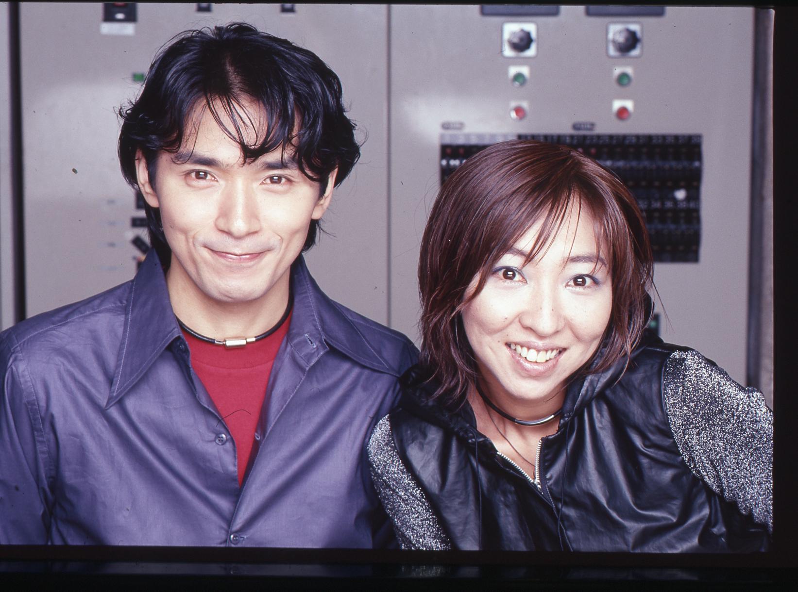 日本音乐组合TWO-MIX的25周年纪念写真……|高山南|日本|名侦探柯南_新浪新闻