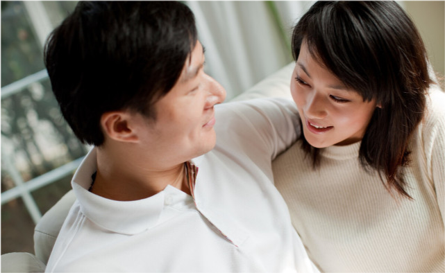 我爱上了我妻子的闺蜜,我们该离婚吗?妻子密友爱我新浪新闻