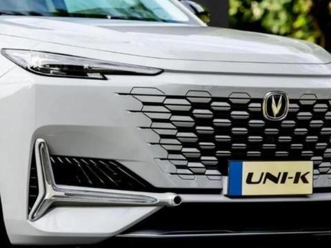 2.0T+8AT，长安UNI-K强势来袭，配四显示屏-新浪汽车