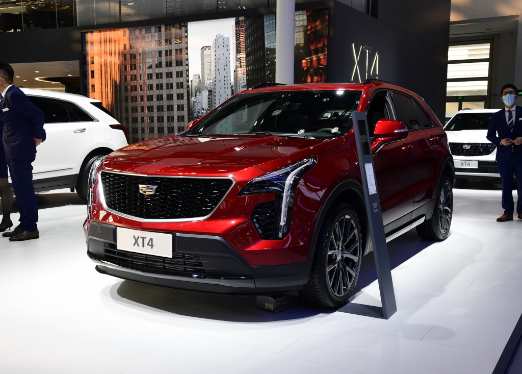 20多万买豪华SUV，凯迪拉克XT4与奥迪Q3，哪款值得买？
