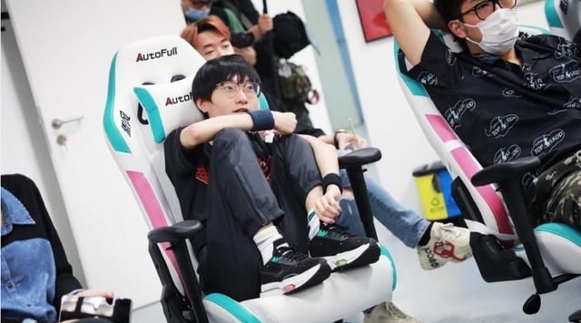 拳头针对FPX?Doinb小天账号接连被永封,无封禁理由